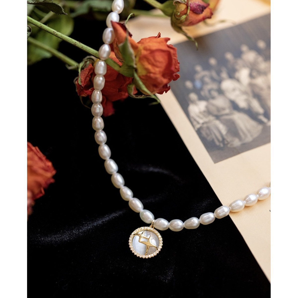 Colier din argint si perle naturale ovale cu pandantiv stelute shiny ...